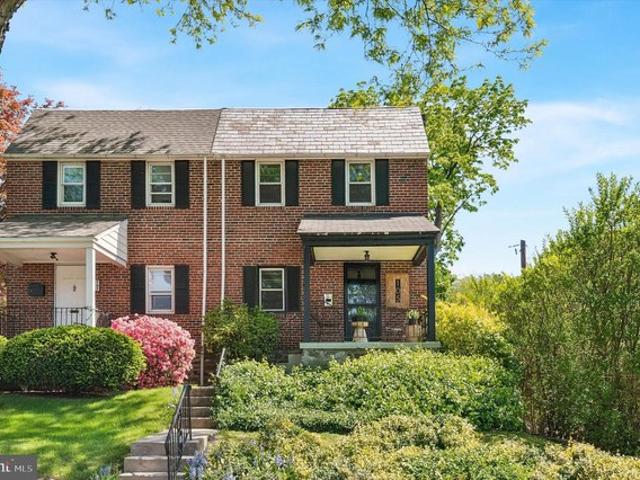 105 Rock Glen Rd, Wynnewood, PA 19096