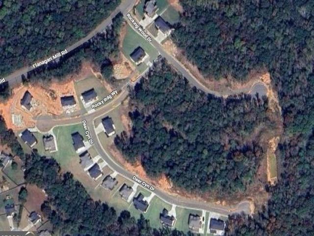 105 Rocking Wood Dr, Auburn, GA 30011
