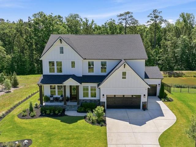 105 River Ledge Dr, Holly Springs, NC 27540
