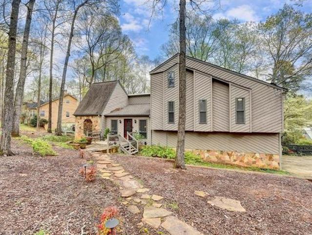105 Ridge Rd, Berkeley Lake, GA 30096