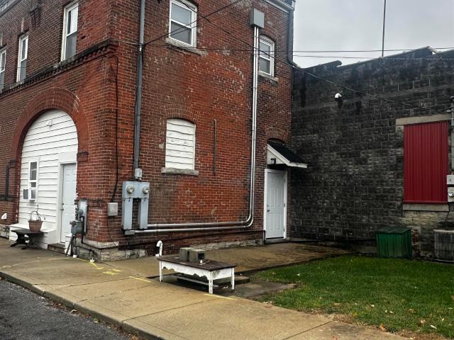 105 W 8th St, Burlington, IN 46915 | MLS #202546