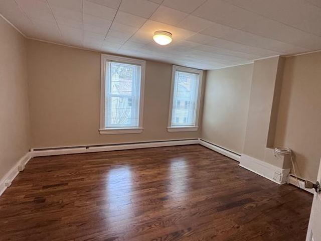 105 W Union Street