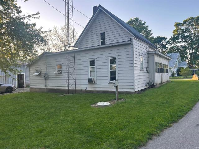105 W Commerce Street