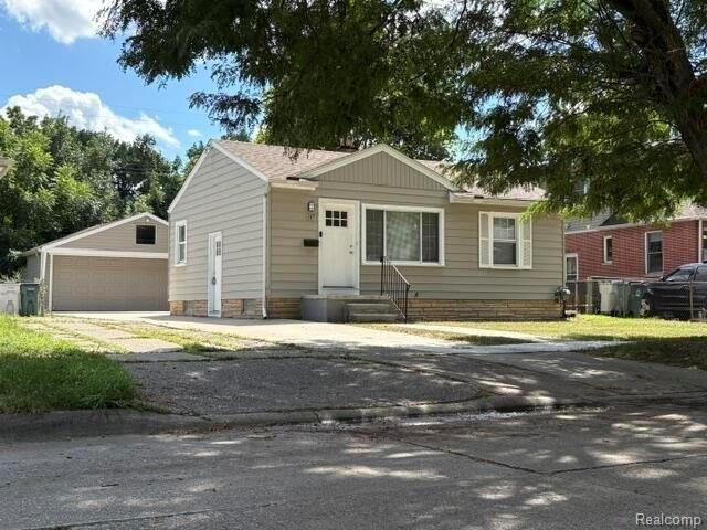 105 W Evelyn Ave, Hazel Park, MI 48030