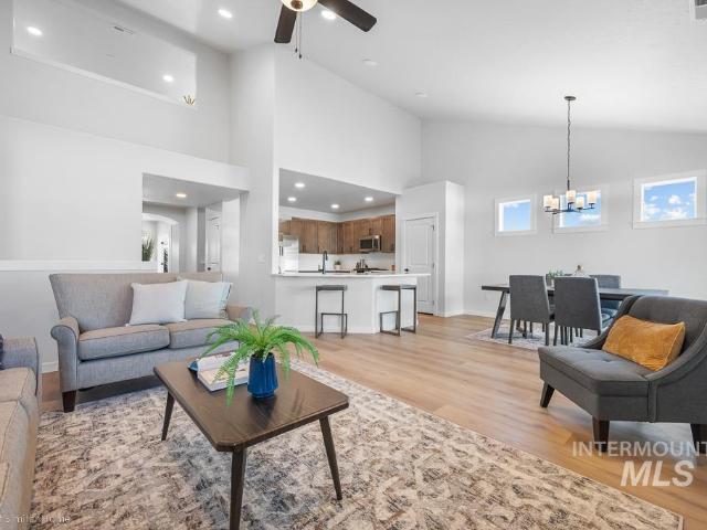105 W Gleason Street Lot 8 Block 2