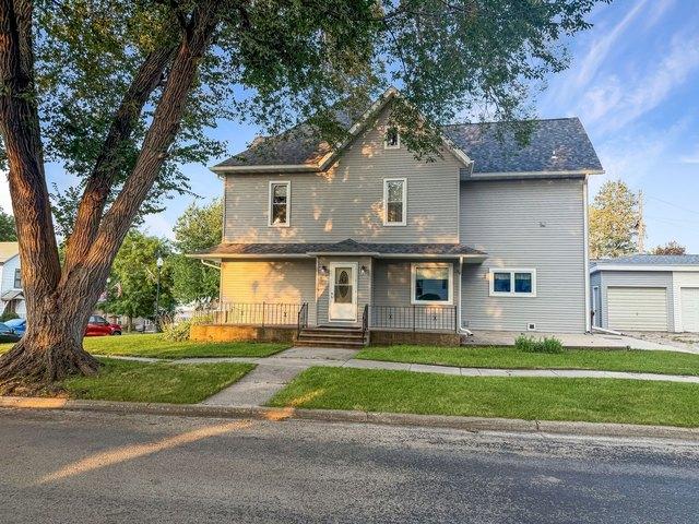 105 W High St, Orangeville, IL 61060