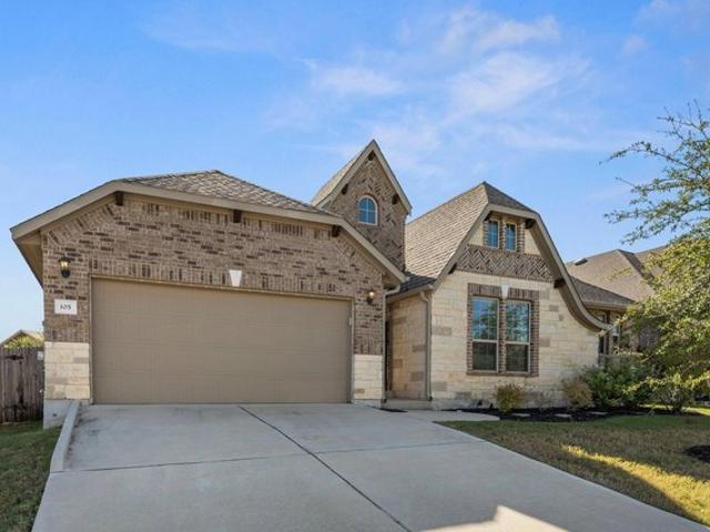 105 W Highfield St, Hutto, TX 78634