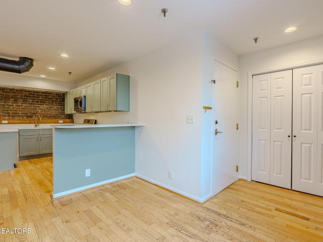 105 W Jackson Ave 2