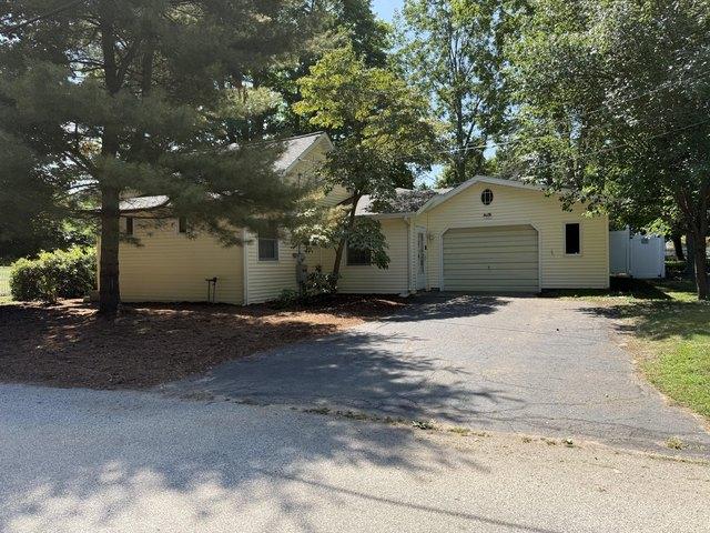 105 W Johannah St, Whitehall, MI 49461