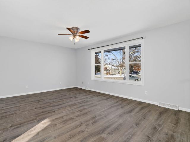 105 W Oak Street