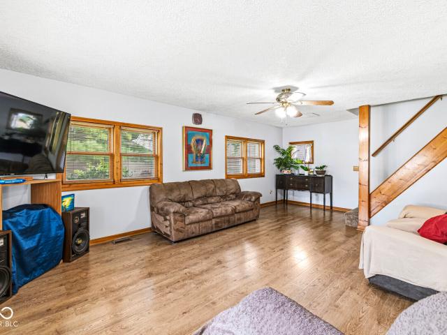 105 W Pierce