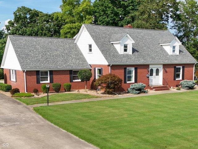 105 W Summit St, Brownstown, IN 47220