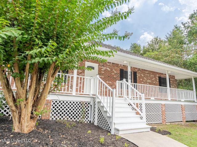 105 W Sunnybrook Road