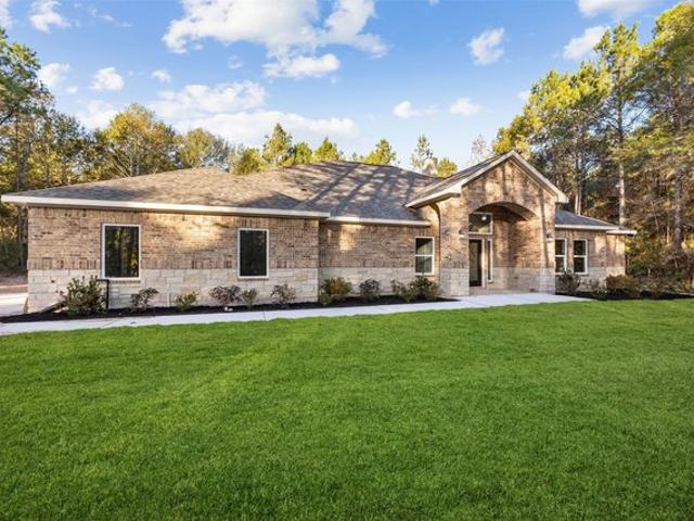 105 Wood Forest Ln, Huntsville, TX 77340