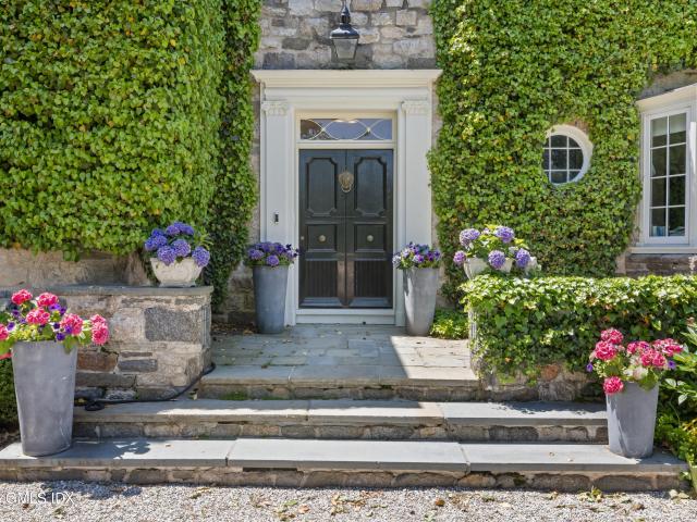 105 Woodside Dr, Greenwich, CT 06830 | MLS #124480 | Compass