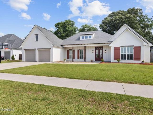 105 Waterhouse Rd, Carencro, LA 70520
