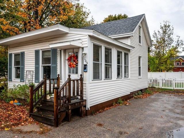 105 Wakefield St, Rochester, NH 03867