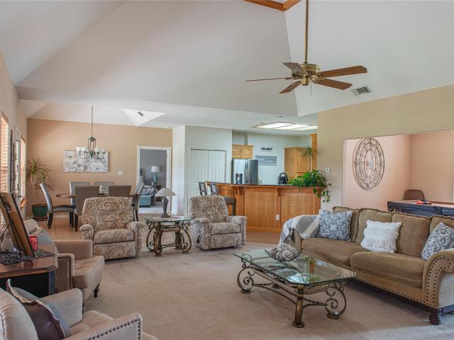 105 Wallace Riddell Dr