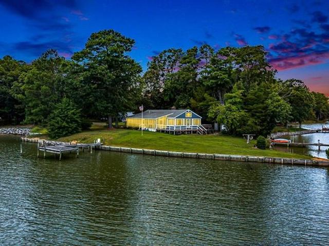 105 Washington Cir, Kinsale, VA 22488