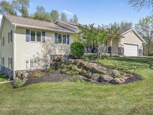 105 Weynand Rd, Merrimac, WI 53561
