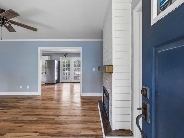 105 White Oak Dr