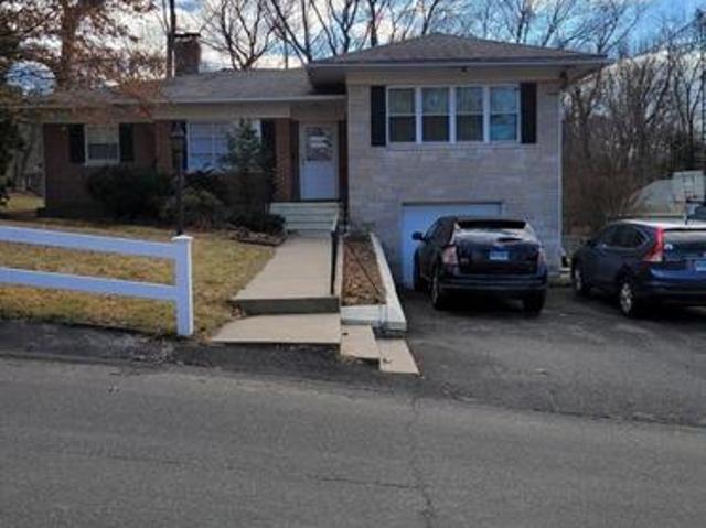105 White St, Waterbury, CT 06710