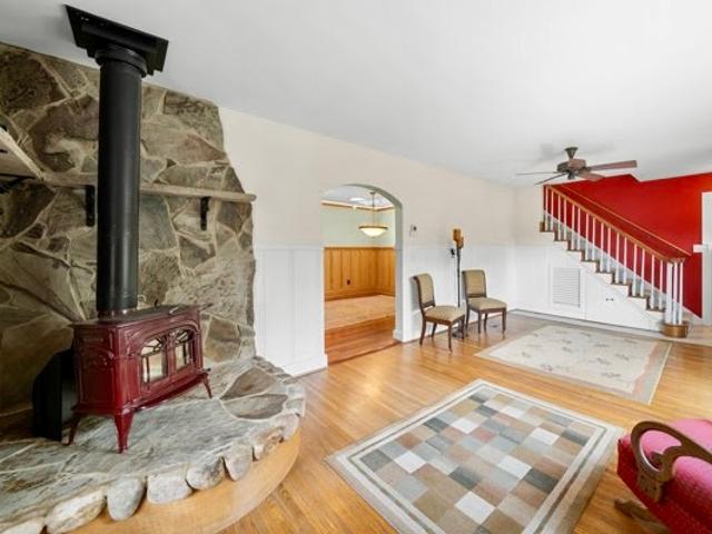 105 Wilson St