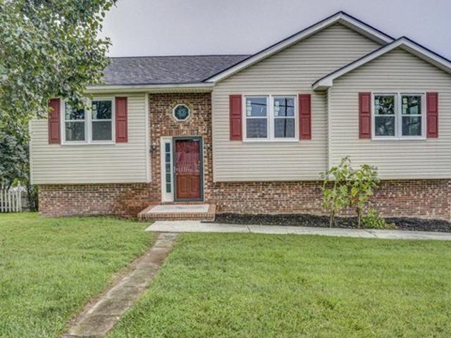 105 Winchester Dr, Kingsport, TN 37663