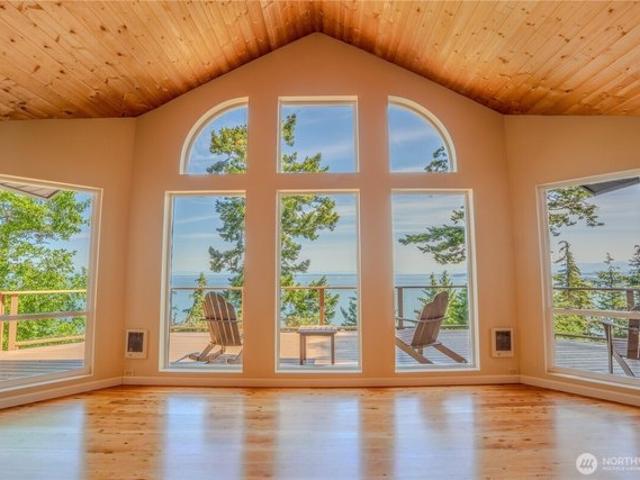 105 Windfall Ln, Orcas Island, WA 98245