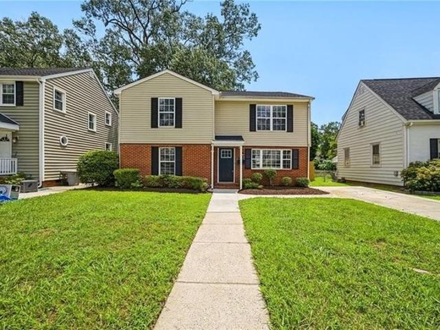 105 Wythe Crescent Dr, Hampton, VA 23661