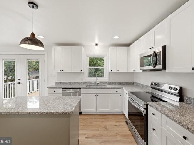 105 Wythe Avenue