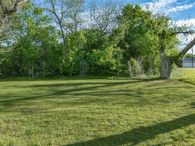 105 Wyatt St, Waxahachie, TX 75165 | MLS #21234 | Compass