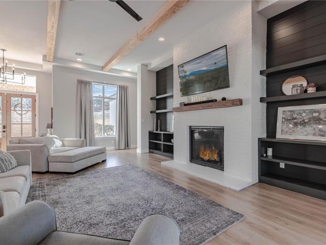 105 Taylor Creek Way