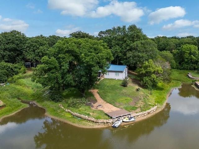 105 Tarno Ln, Gun Barrel City, TX 75156