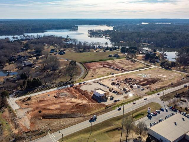 105 Thunder Pointe Drive