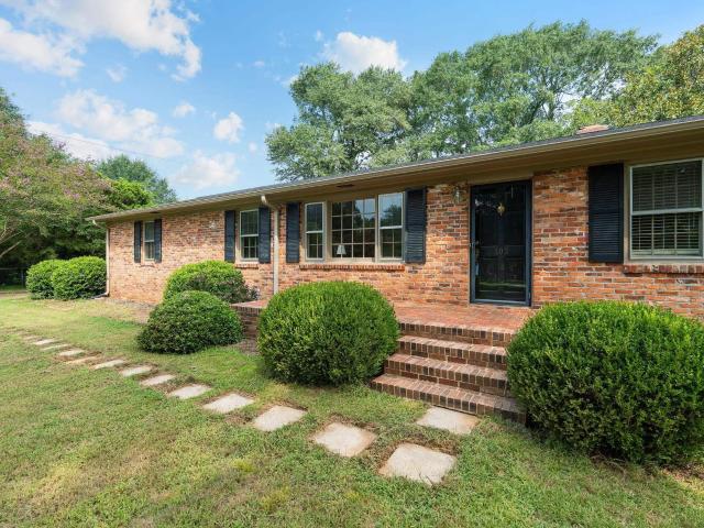105 Thunderbird Place