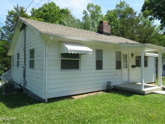 105 Thornton Rd, Oak Ridge, TN 37830
