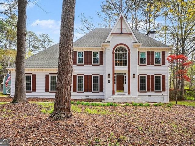 105 Tiffany Ct, Locust Grove, GA 30248