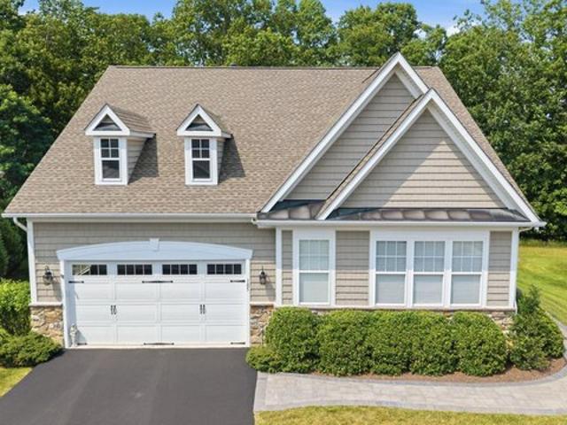 105 Turnstone Ln, Lake Frederick, VA 22630