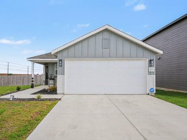 105 Twin Swan Dr, Marion, TX 78124