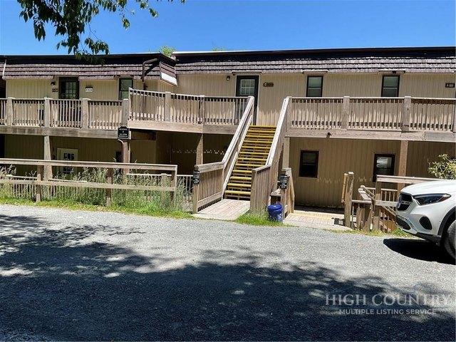105 Upper Holiday Ln Apt F224, Beech Mountain, NC 28604