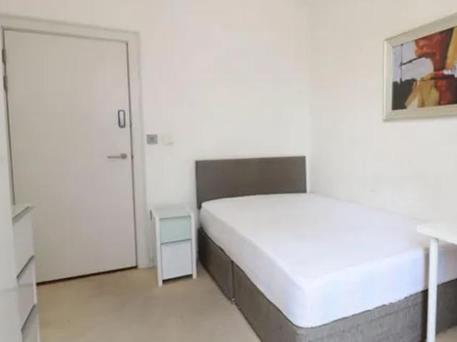 105 Vanbrugh Hill, London, SE10 9HB, United Kingdom | Room for rent #154575016 | Rentberry