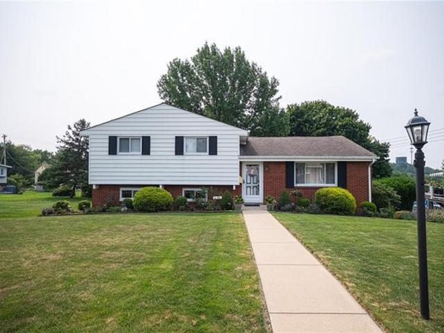 105 Viennese Dr, Pittsburgh, PA 15209