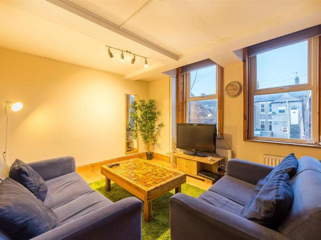 £105pppw Tosson Terrace, Heaton, NE6 4 bed maisonette to rent £1,820 pcm £420 pw