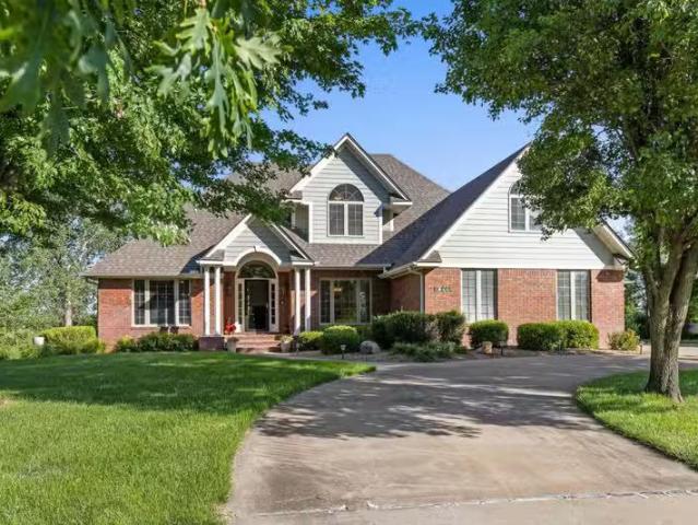 10640 E SNOKOMO RD, HUTCHINSON, KS 67502 Single Family Residen.