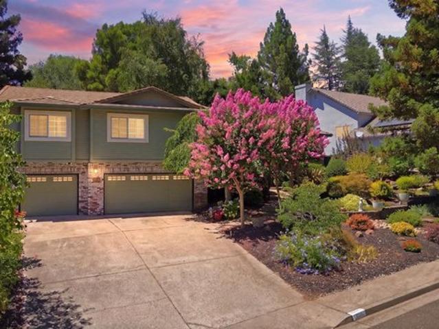 10640 Sunrise Ridge Cir, Auburn, CA 95603