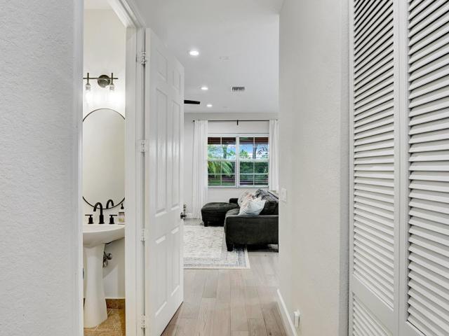 10641 Willow Oak Ct, Wellington, FL 33414 | MLS #B26038