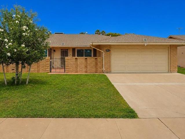 10646 W Tropicana Cir, Sun City, AZ 85351