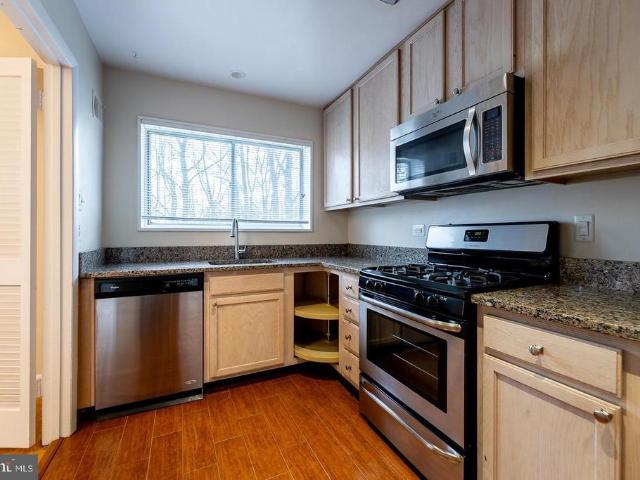 10648 Montrose Avenue # 102
