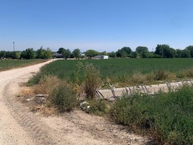1064 N Big Tree Ln, Kuna, ID 83634